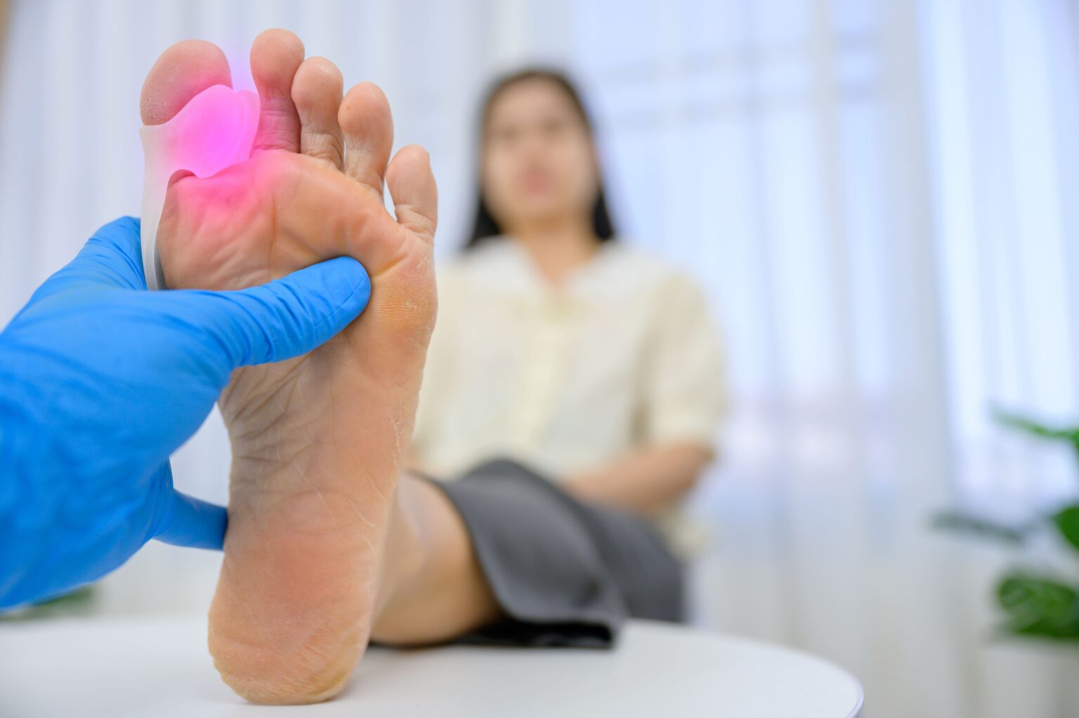 Hallux Rigidus - Was hilft bei Schmerzen am großen Zeh ...